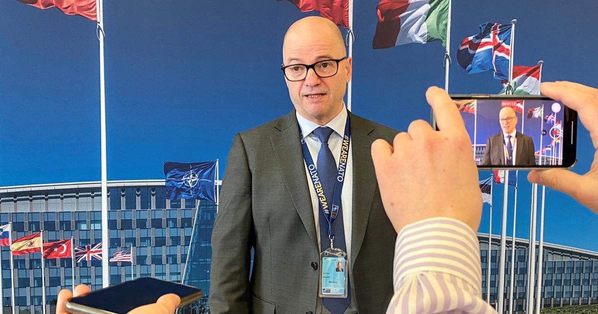 Ukraina-krisen krever styrket norsk forsvar, sier forsvarsministeren